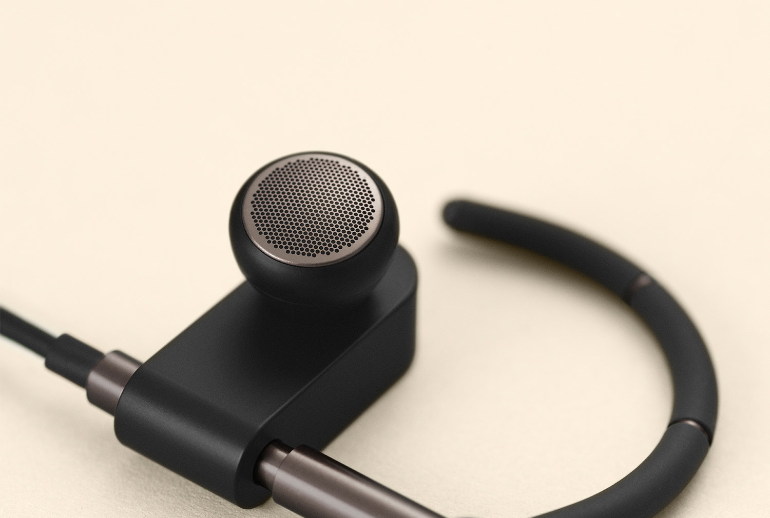 Köp Bang & Olufsen Beoplay Earset - Tele-Ha.se